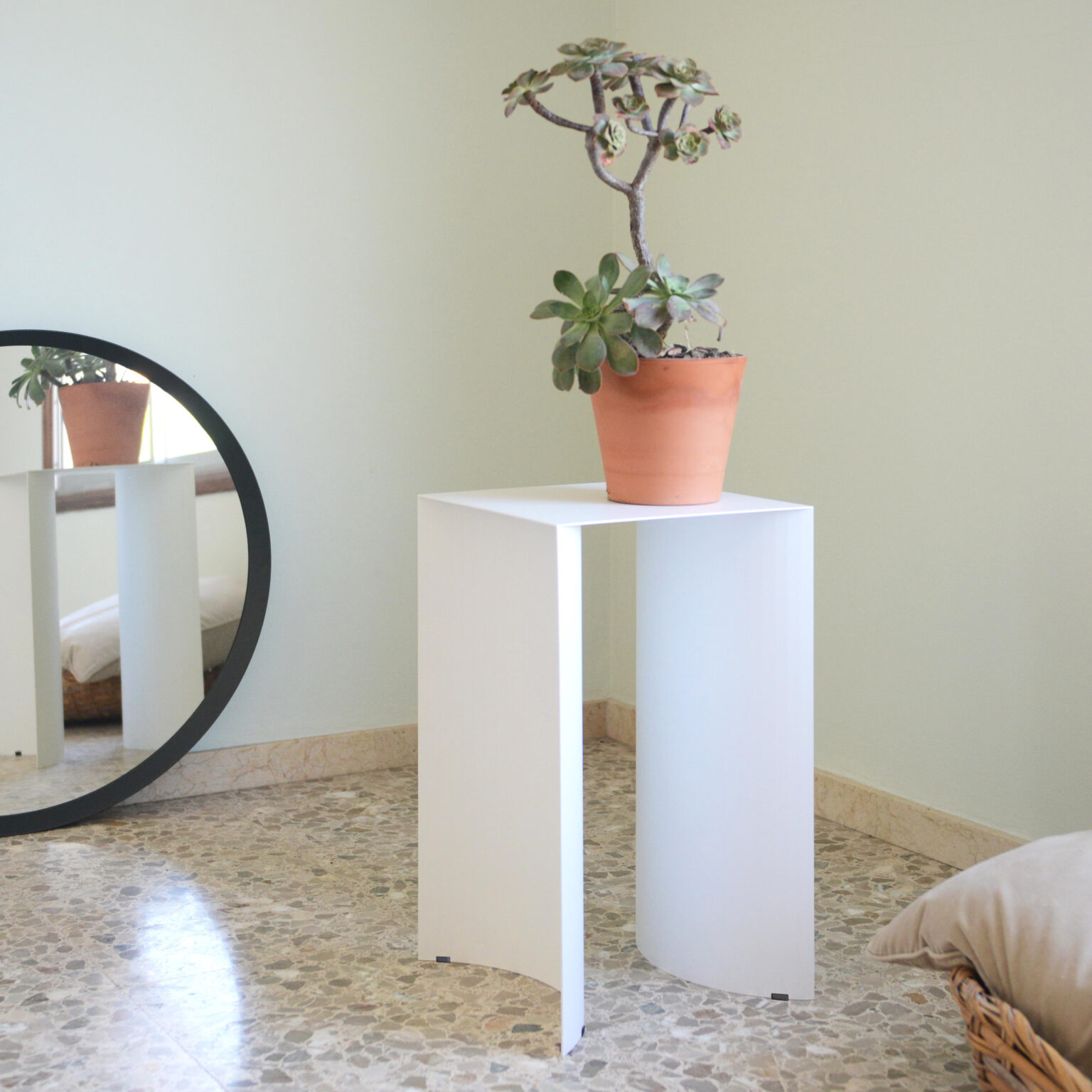 Arc Table - A Minimal Elegant Side Table | okdesign.biz