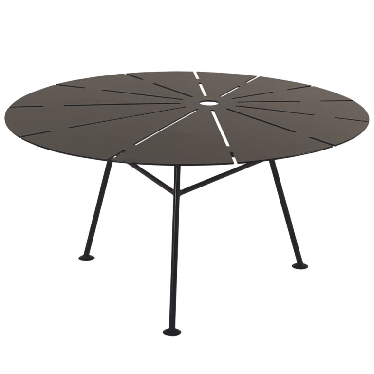Bam Table in All-Metal | Coffee Table | Side Table | OK Design